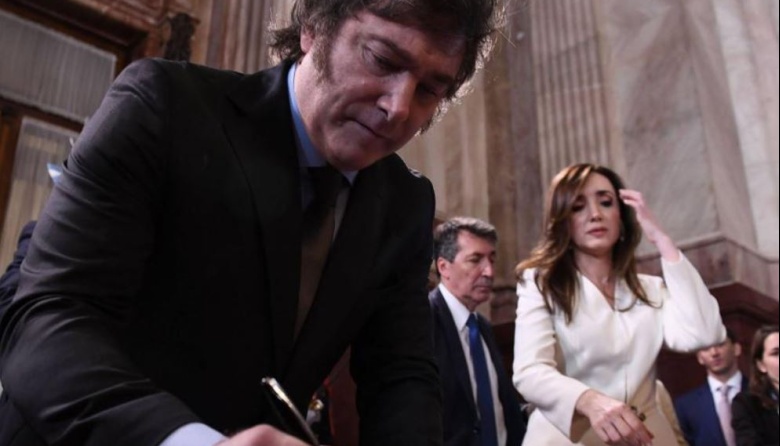 "Hay más, ya se van a enterar", dijo Milei tras su primer DNU - Periodata